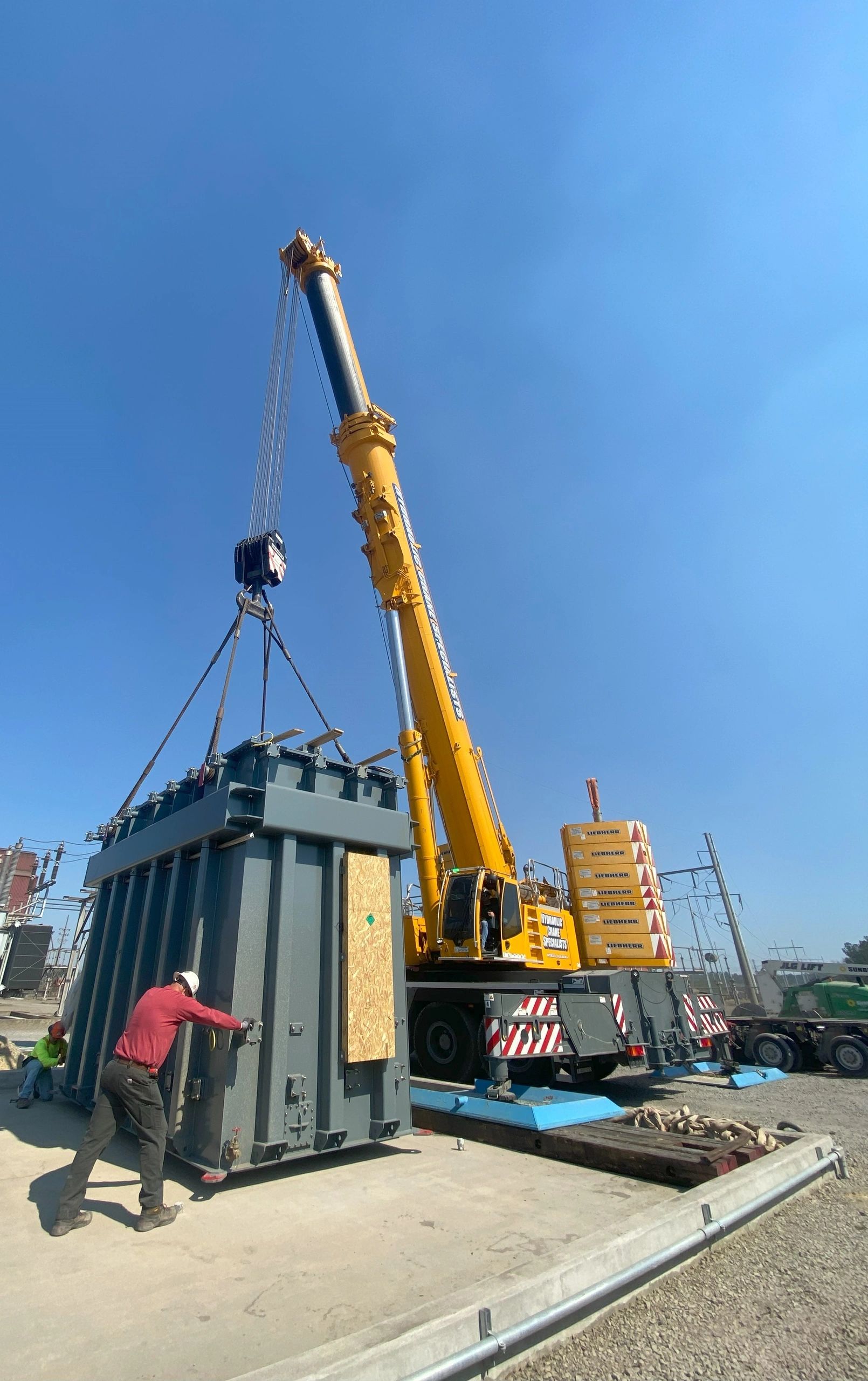 220,000 lb. Transformer Lift