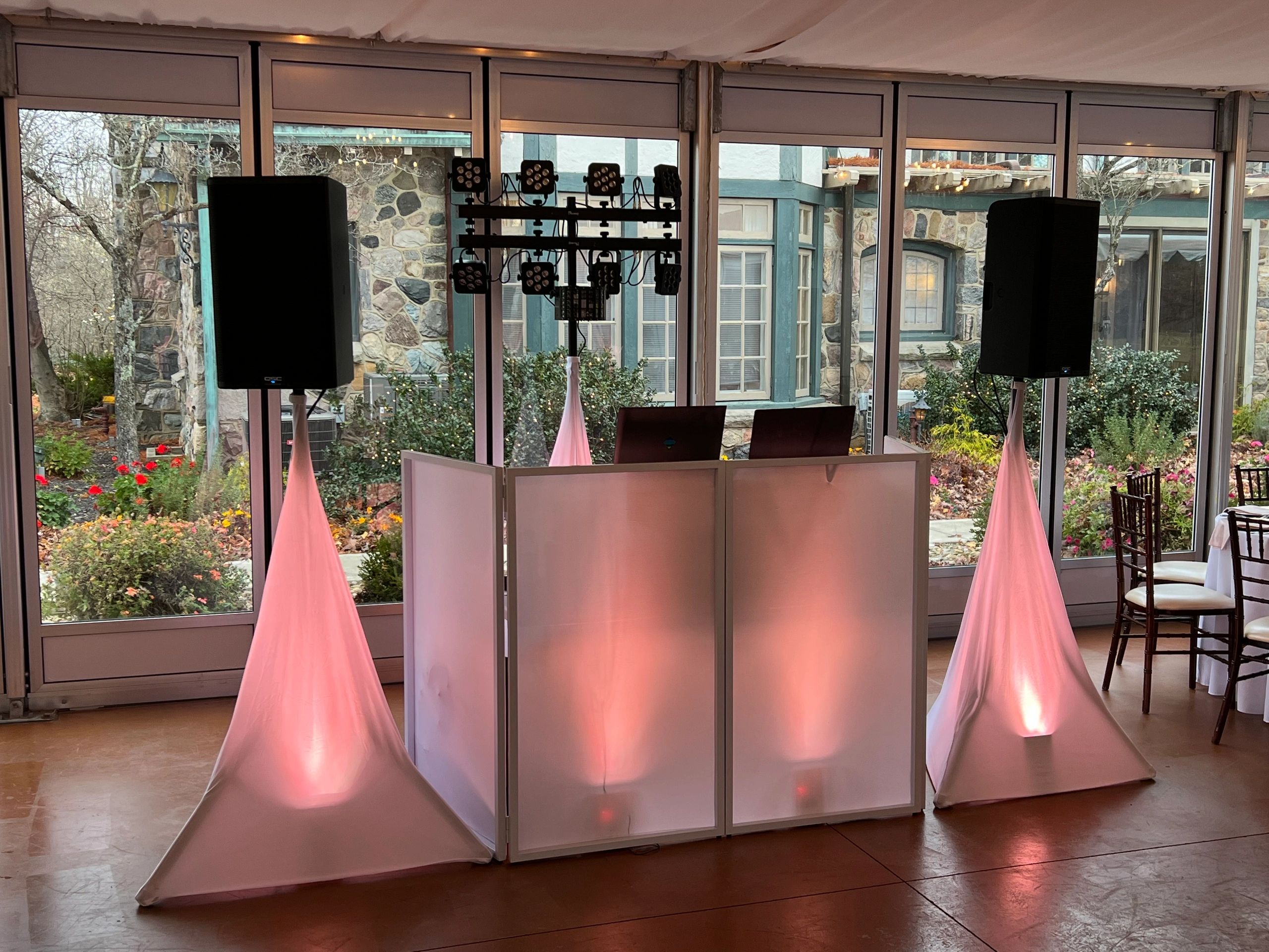 SNAPSHOT PHOTO BOOTH