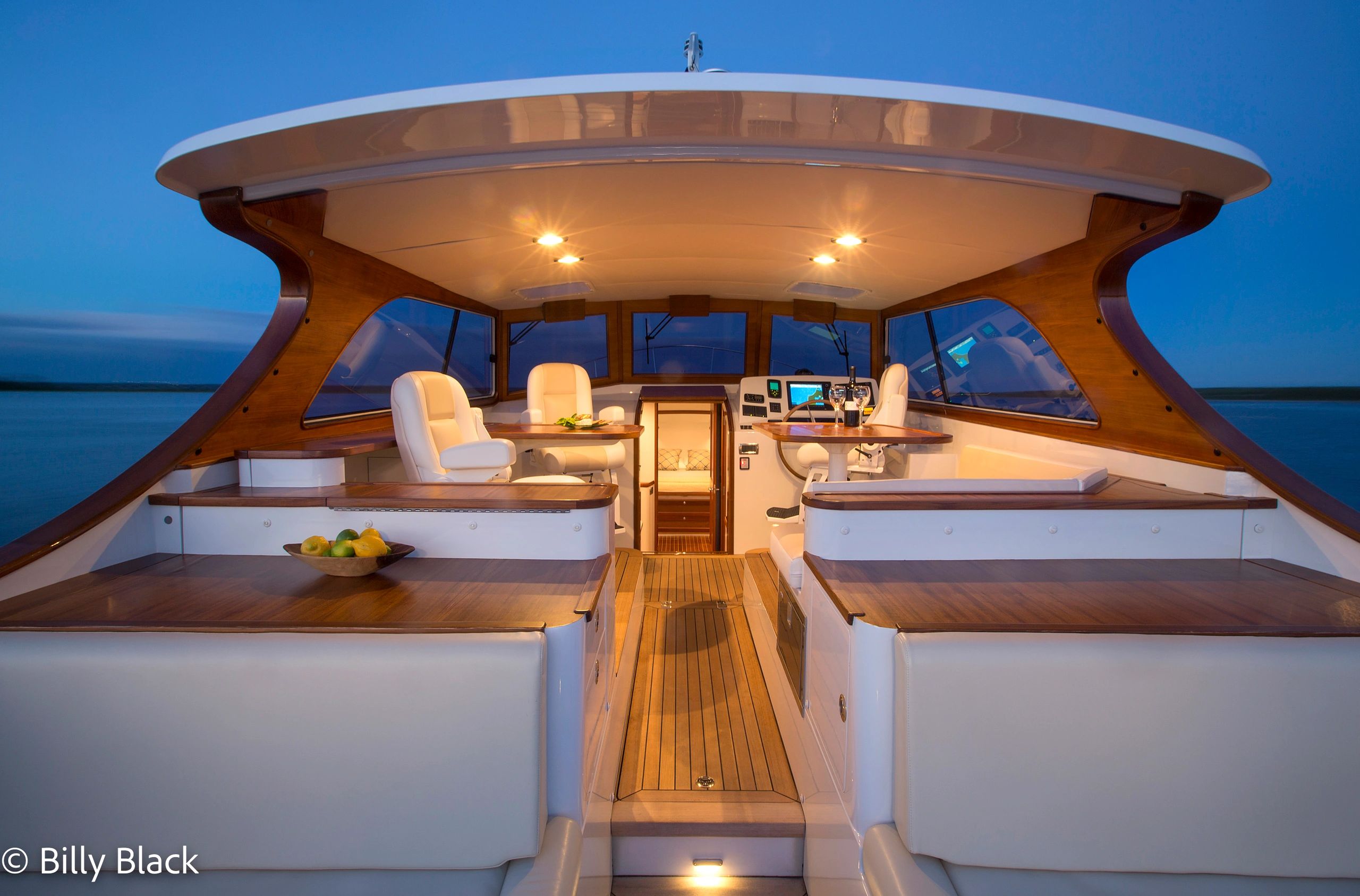 Hull + Associates Yacht Management