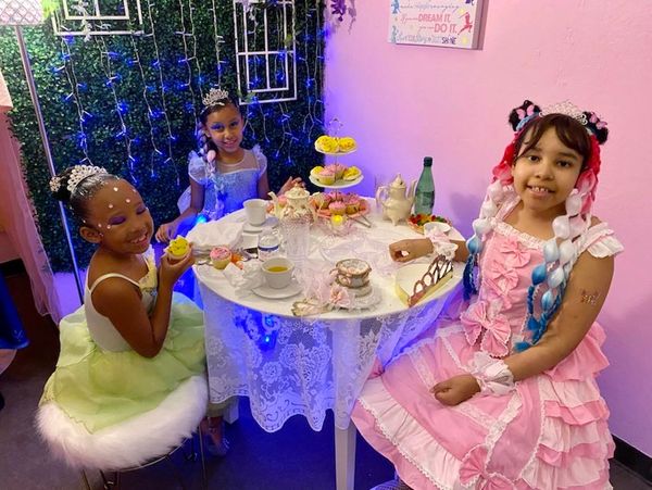 Princess Makeovers - Enchanted Princess Parlor