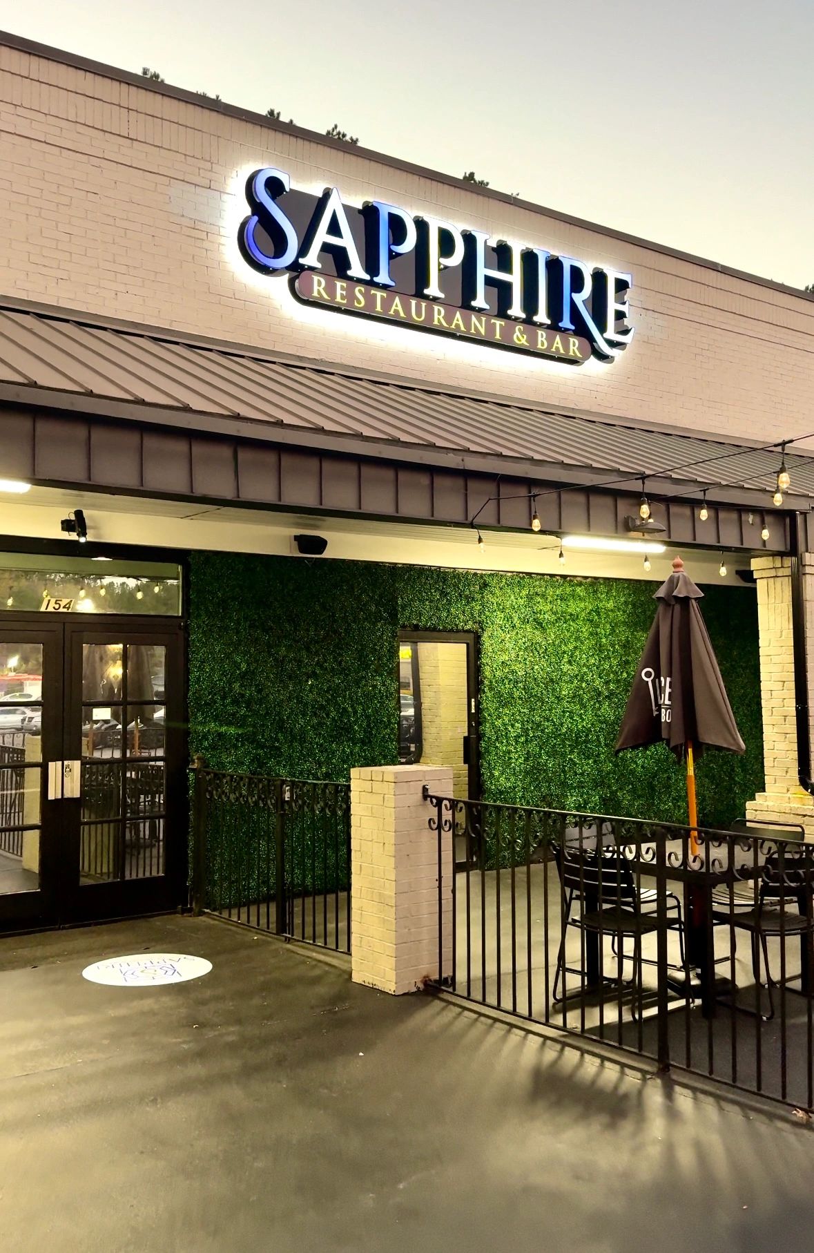 Sapphire Restaurant & Bar: Your Perfect Dining Spot