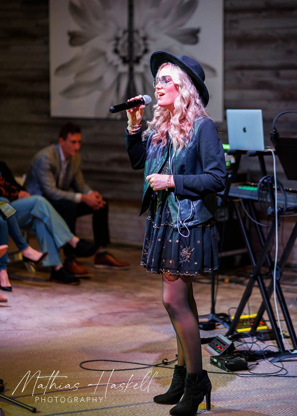 Emma Brooke - Singer / Songwriter / Musician