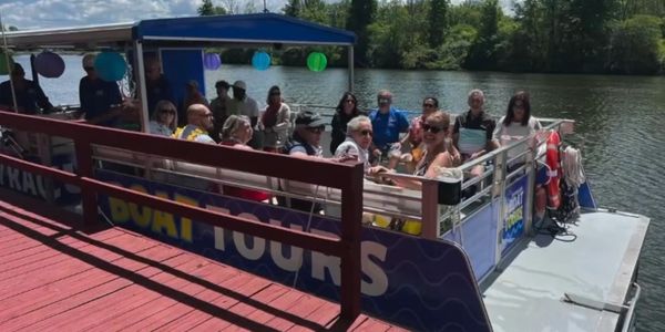 Cocktail cruises, historic or private passenger tour boat cruises on ...