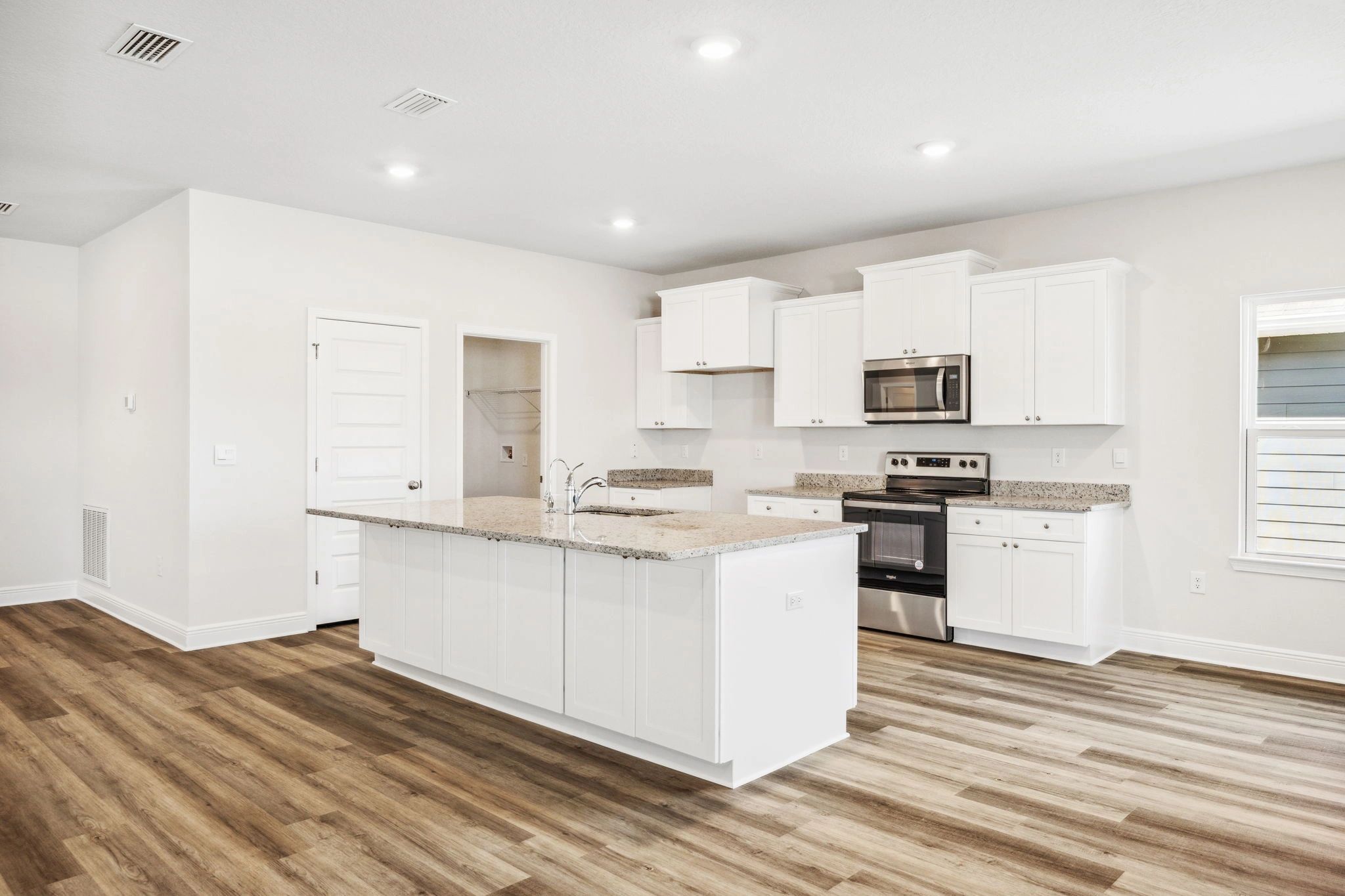 High-Quality White Shaker Kitchen Cabinets | Mango Cabinetry