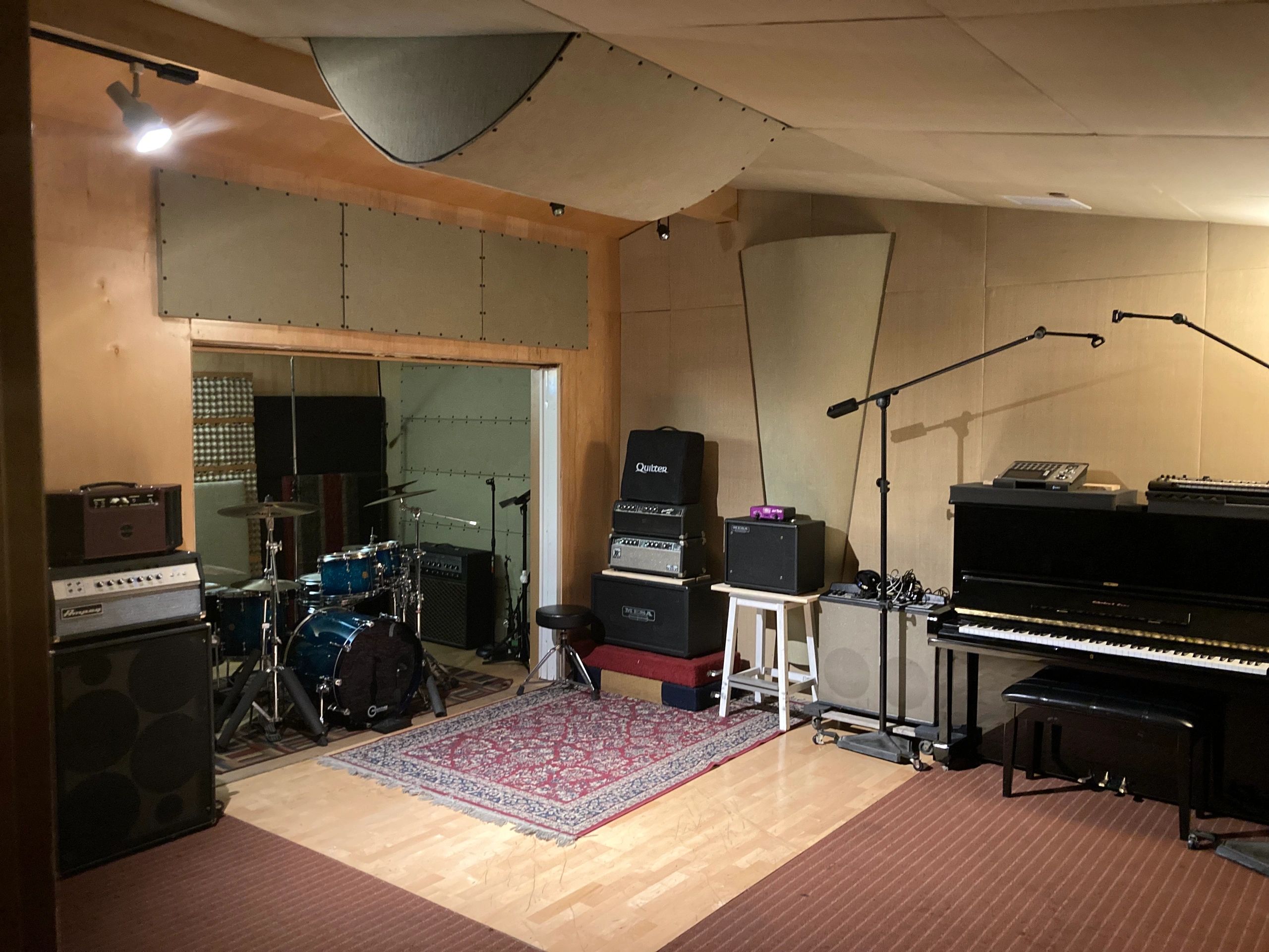 Professional Recording Studio | TheOm3nRooM