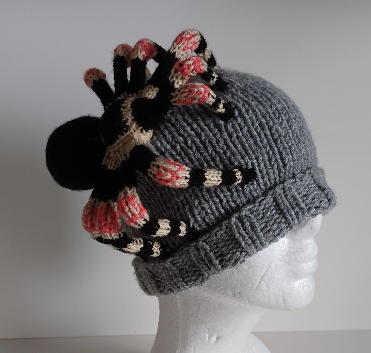 Tarantula Beanie Hat (Teen / Adult)