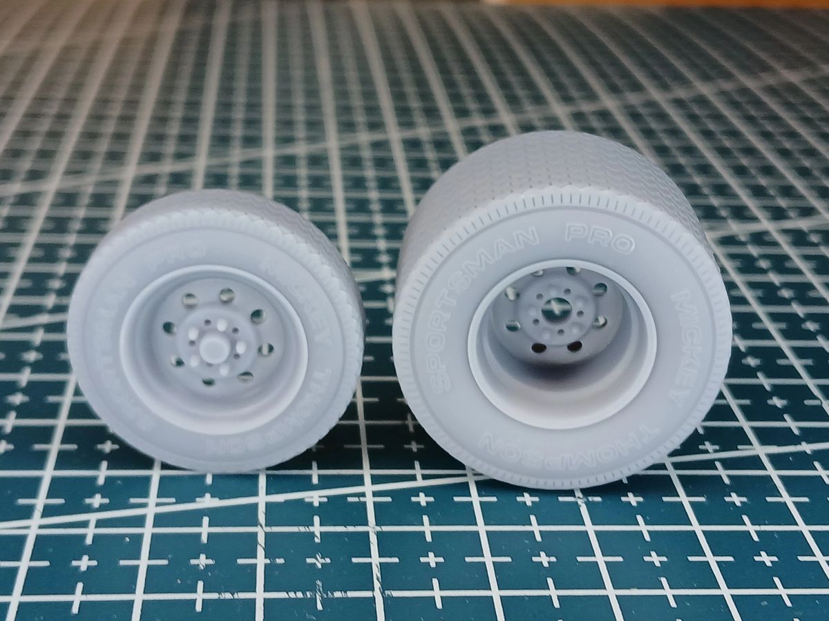 Weld Draglite with Mickey Thompson Sportsman Pro Tires 15x6 / 15x16