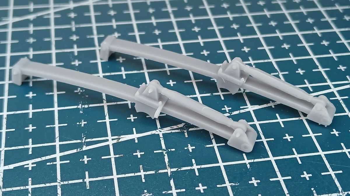 Leaf Springs with CalTrac Traction Bars pair 1:25 scale