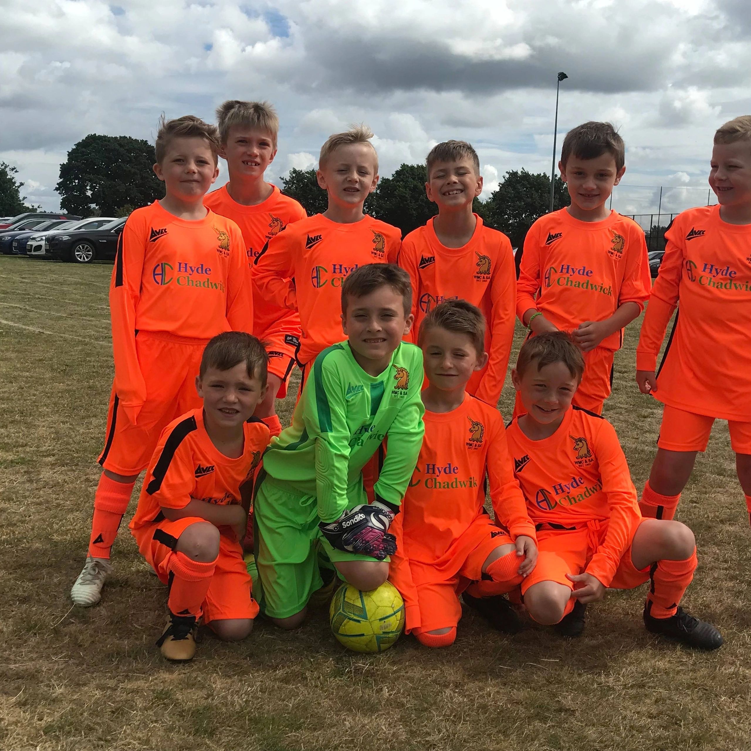 Hyde Chadwick Sponsors U8s Football Team.