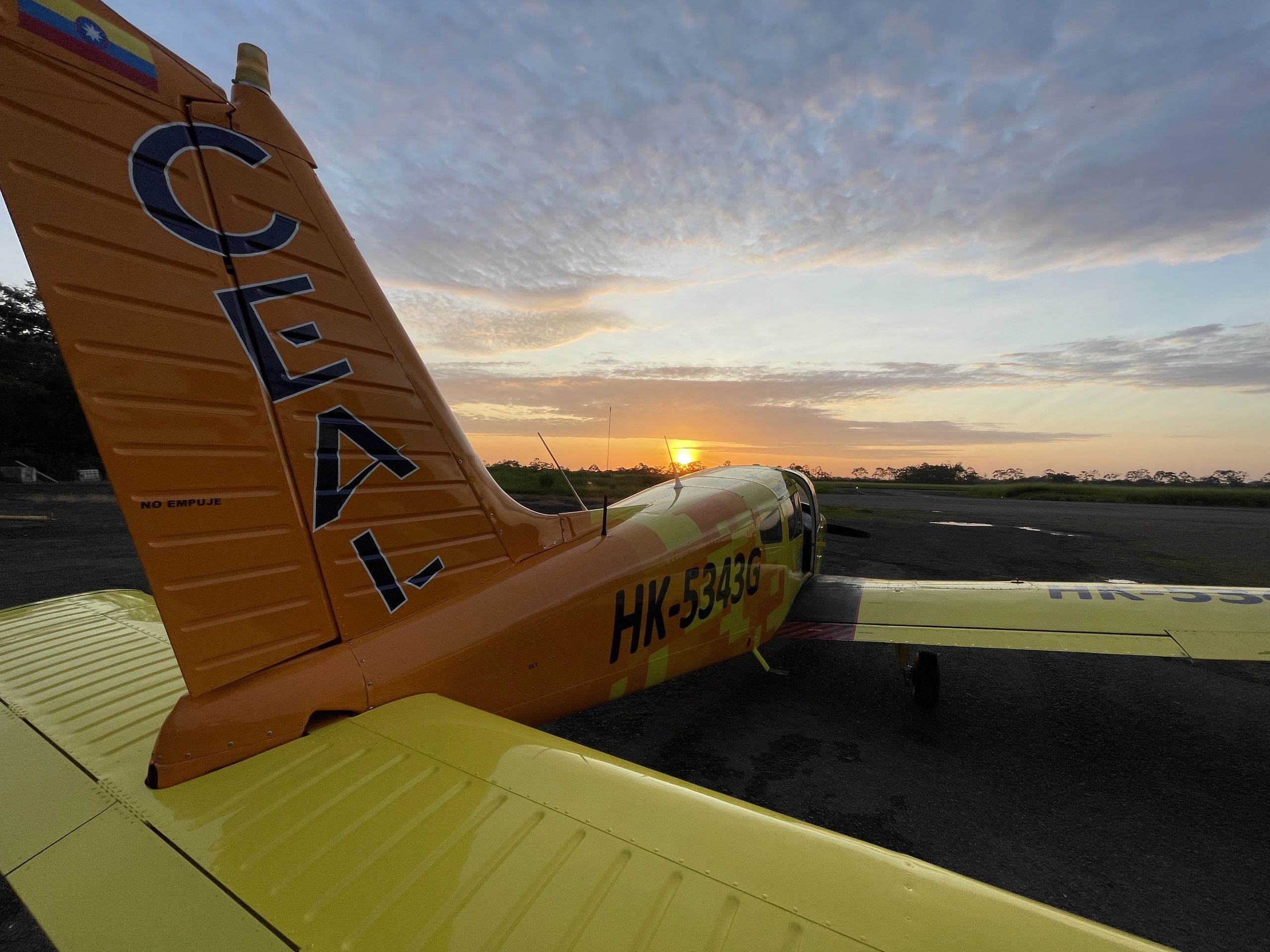 Escuela De Aviacion - Piloto Comercial De Avion
