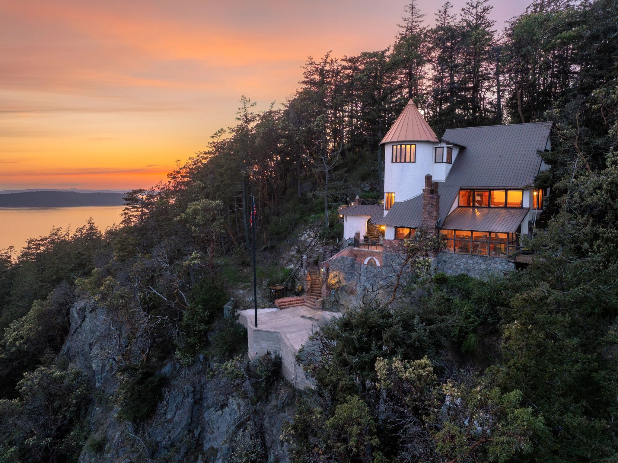 Fidalgo Island Castle: A Marvel on Fidalgo Island