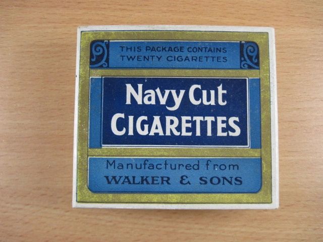 20 Navy Cut by Walker & Sons c.1940/50 - Empty rigid box with slide ...