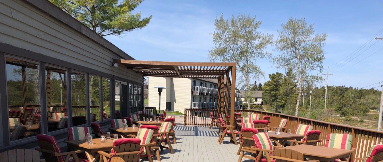 Up North 23 Restaurant & Lounge