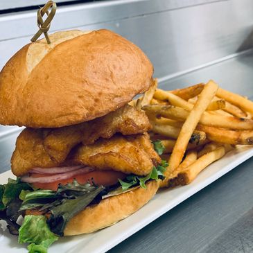 Up North 23 Restaurant & Lounge