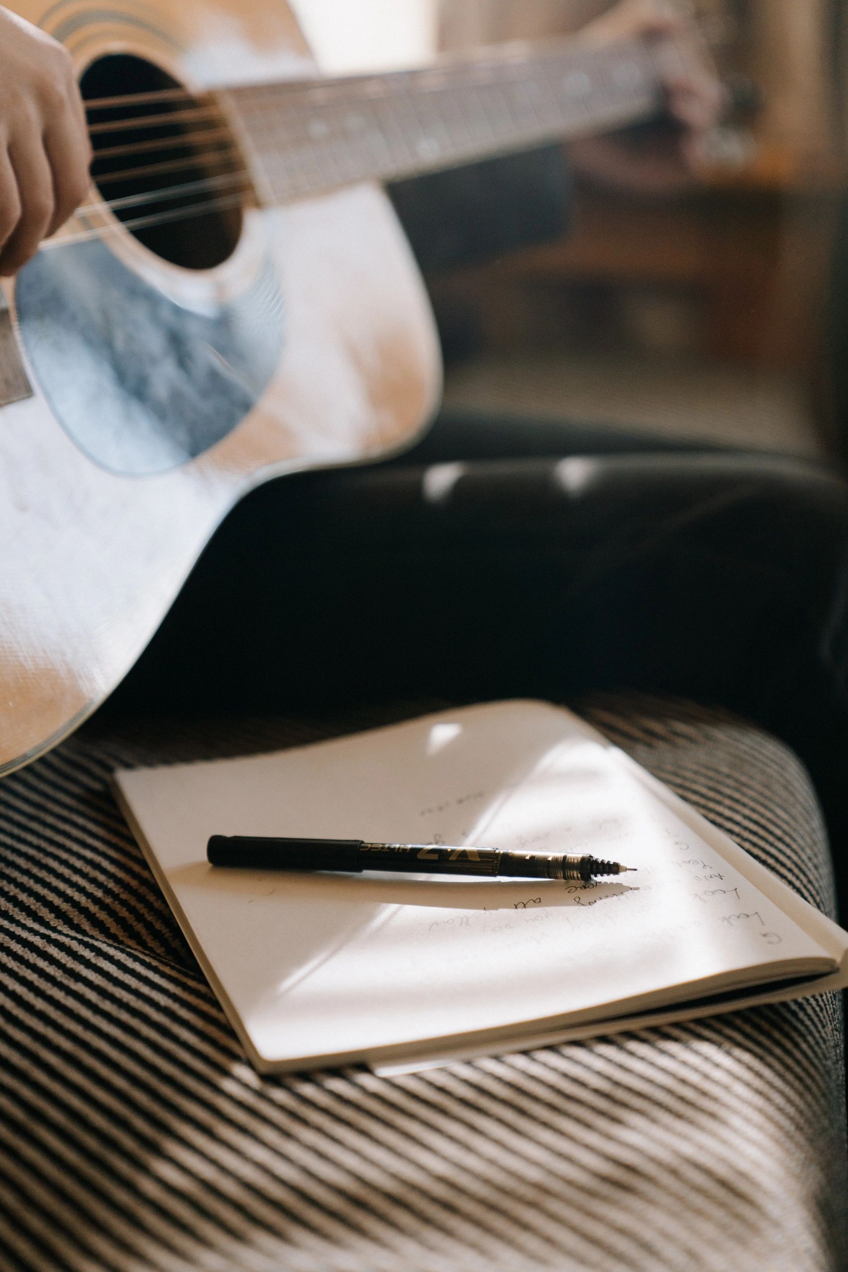 Tips to Spark Ideas for Beginner Songwriters