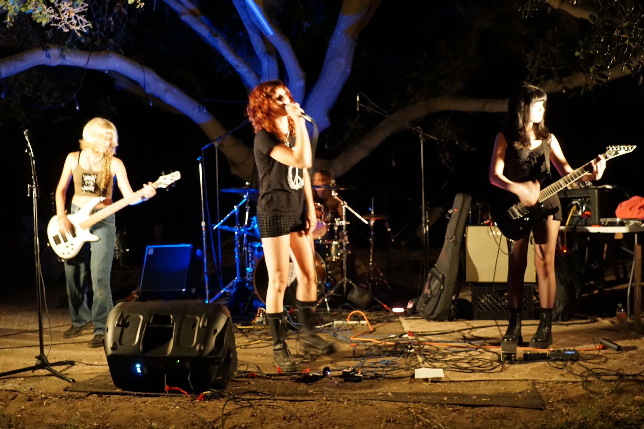 Doll Riot - New Music, All Girl Band