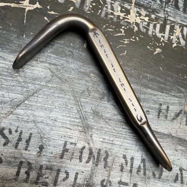 “Bounty hunter edition” titanium mini pry bar