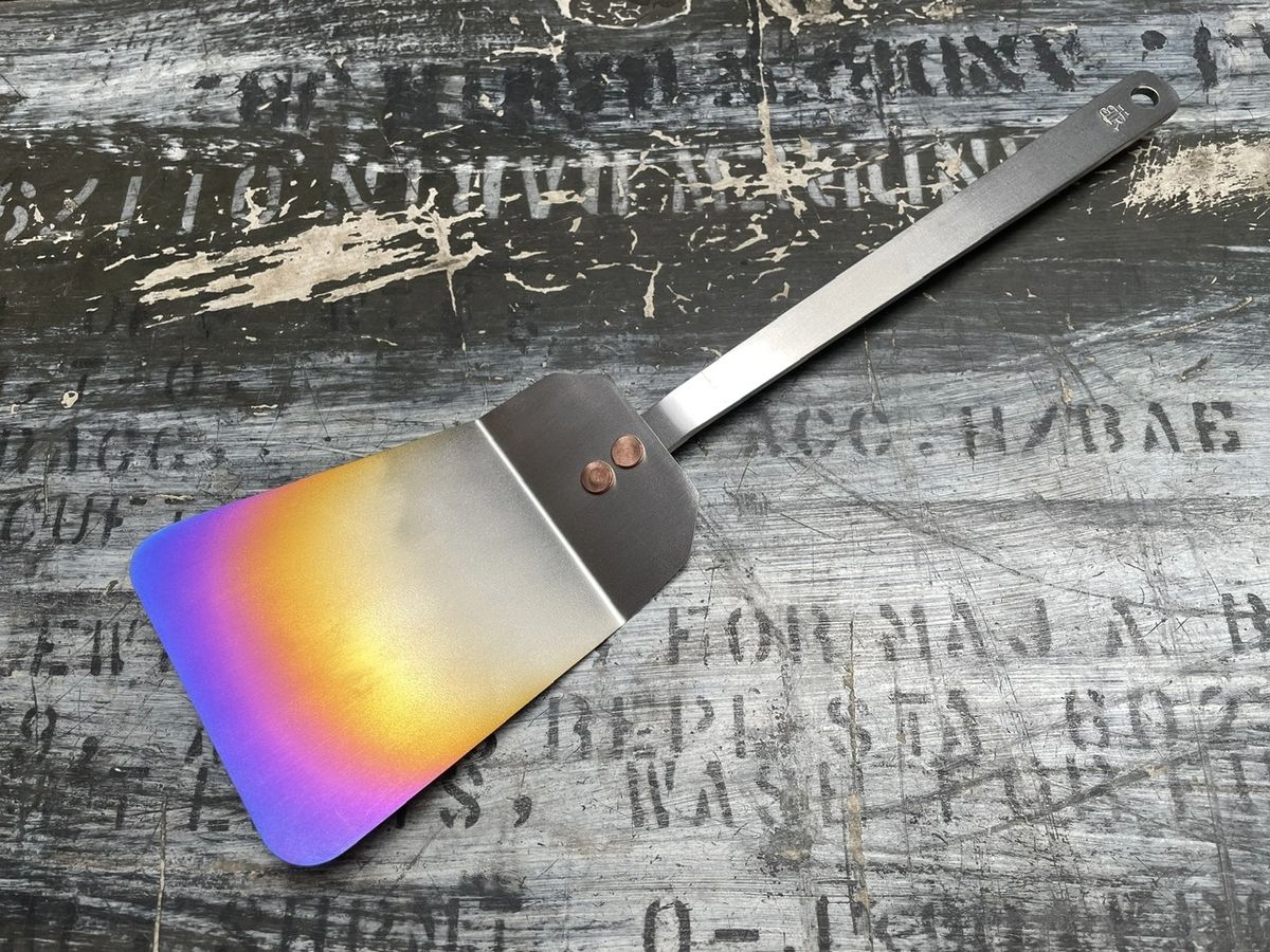 Wide blade Titanium spatula