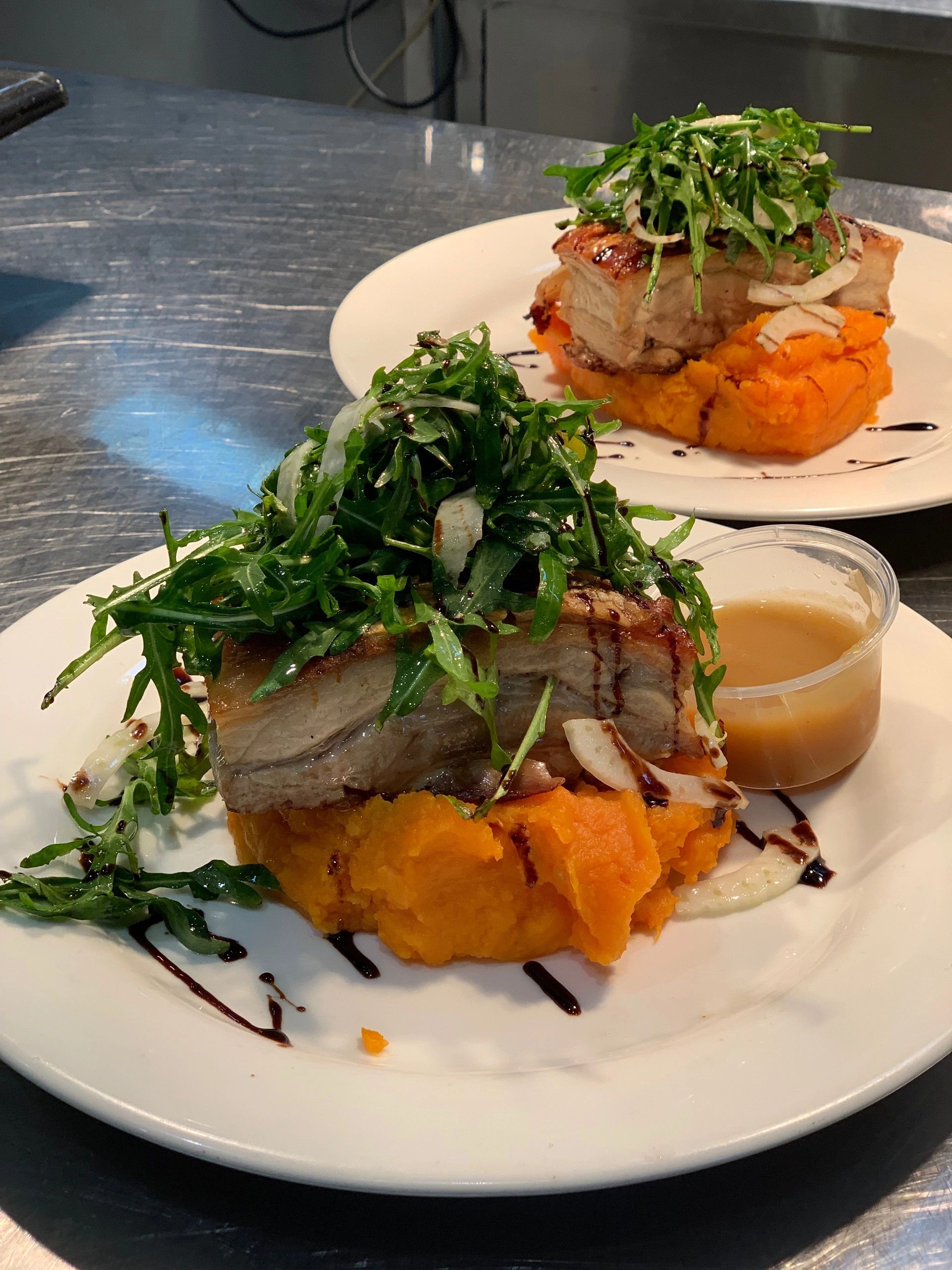HIBERNIAN HOTEL GOULBURN - Bistro, Pub, Best Pub Food