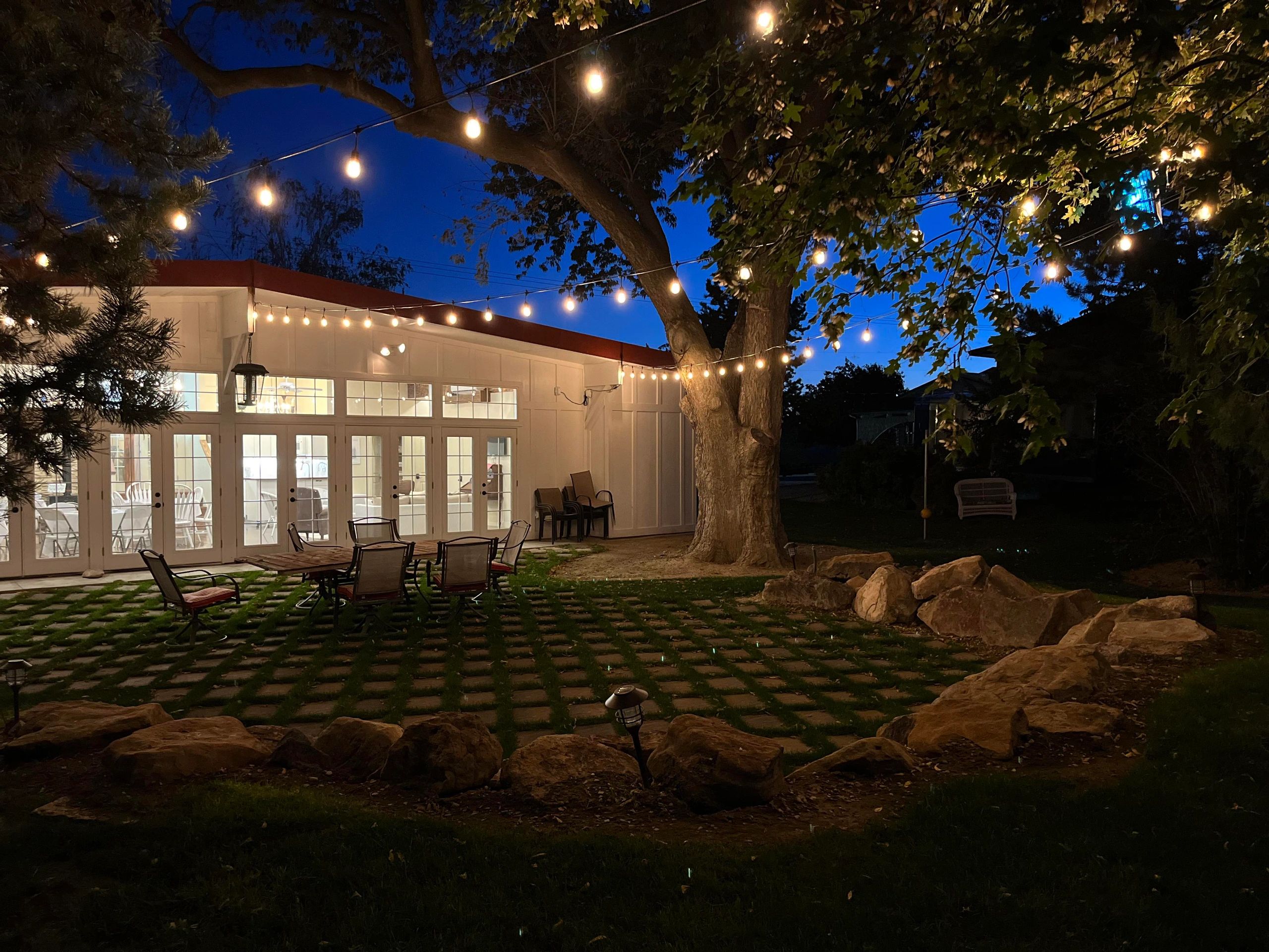 Indoor Outdoor Wedding Venue - Red Roof Farmhouse