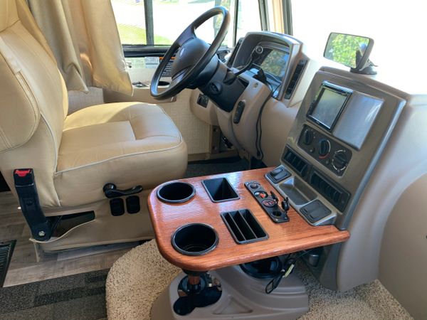 Center Console Upgrade 2 (Model Year: pre_2021, Color: finished_with ...