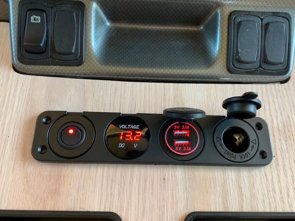 Center Console Upgrade 2 (Model Year: pre_2021, Color: finished_with ...