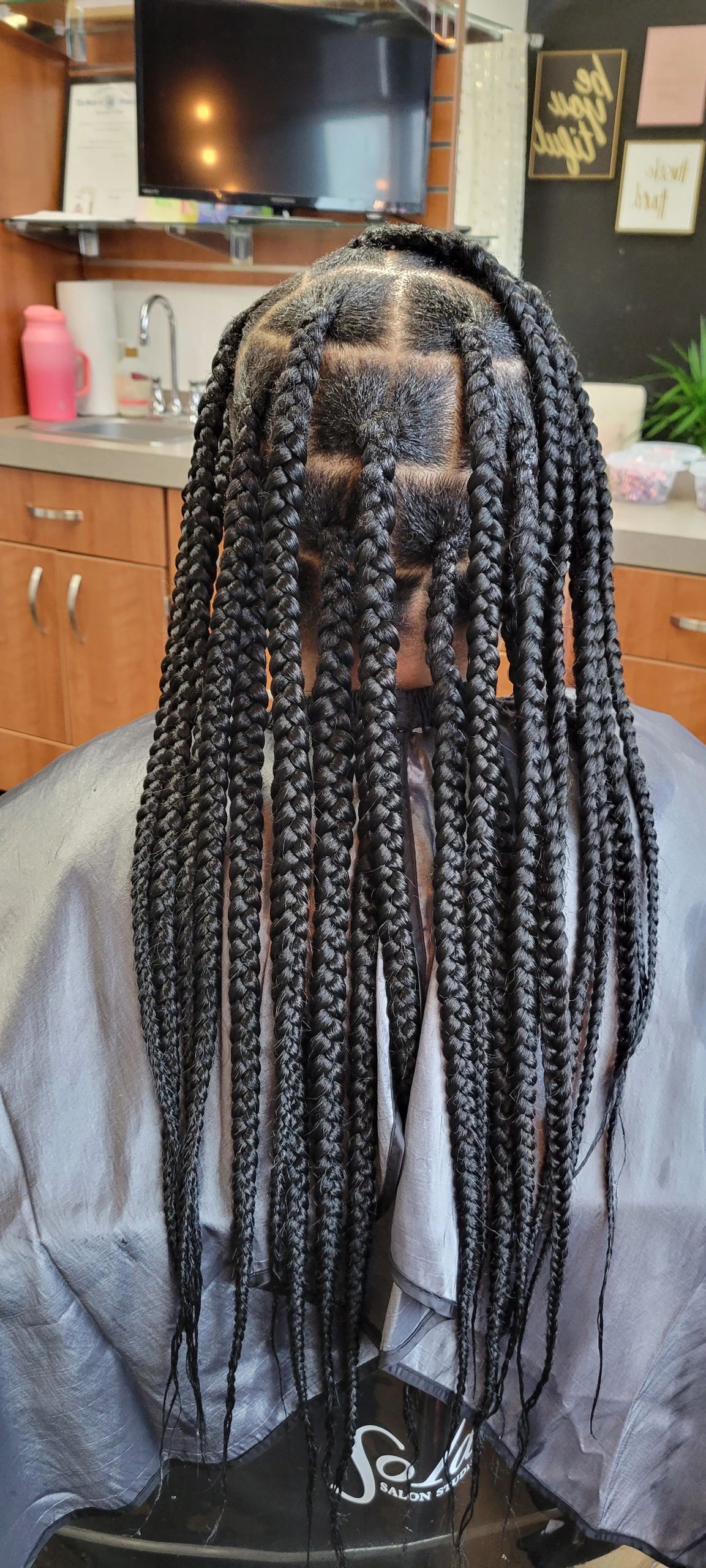 26" Jumbo Knotless Box Braids (pre-stretched hair required)