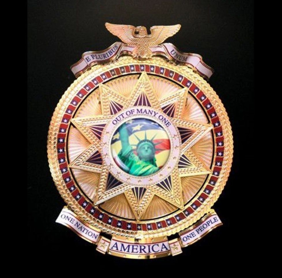 “E Pluribus Unum” Ornament ~ 24 karat gold finish over brass and ...