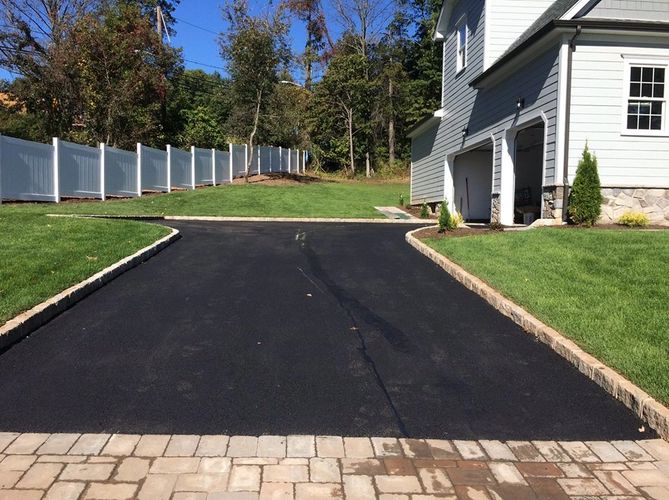 Everest Pavement LLC