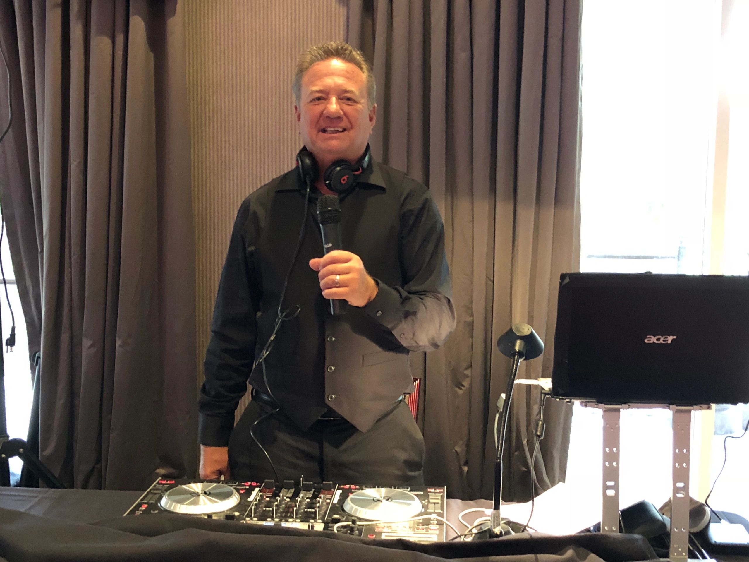 Professional DJ Service for Your Events