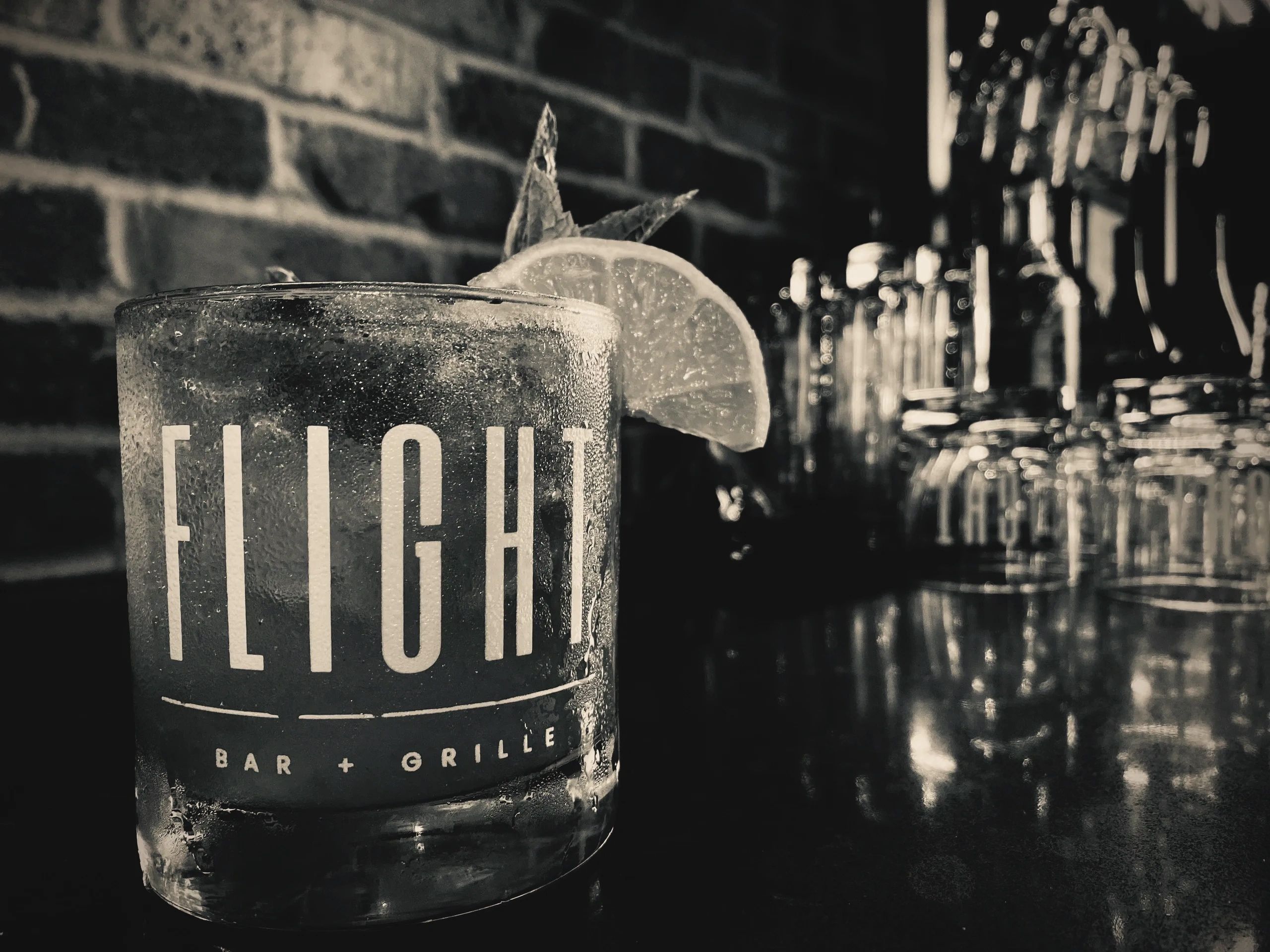 HOME [flightbarandgrille.com]