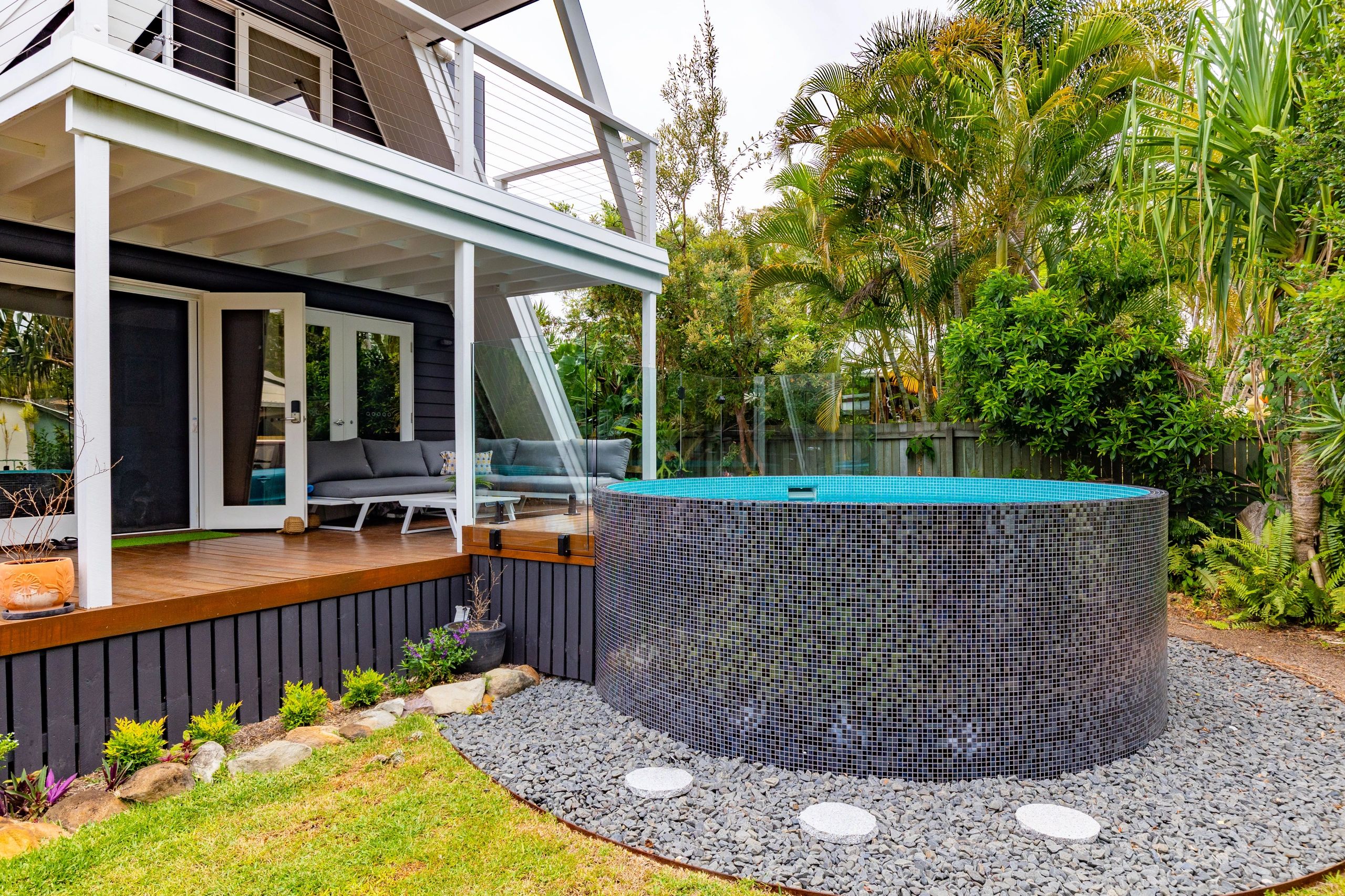 Discover the Perfect Plunge Pool for Your Backyard
