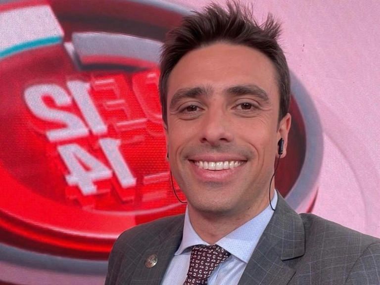 Live On Air, a News Anchor Accused His Family Members of ...