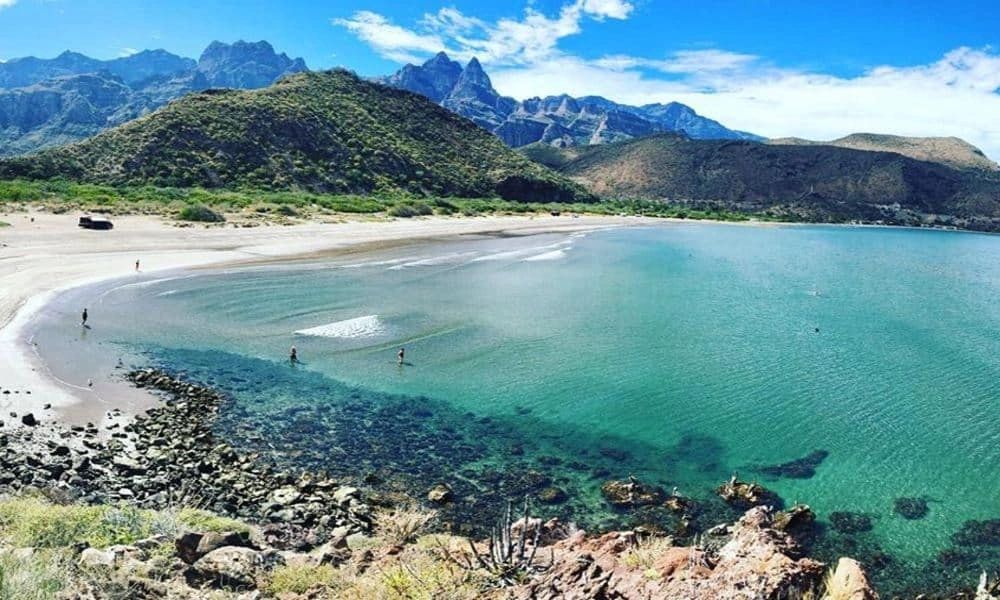 Visita la hermosa playa de Juncalito en Baja California Sur