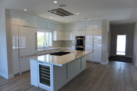 J and J Custom Cabinets