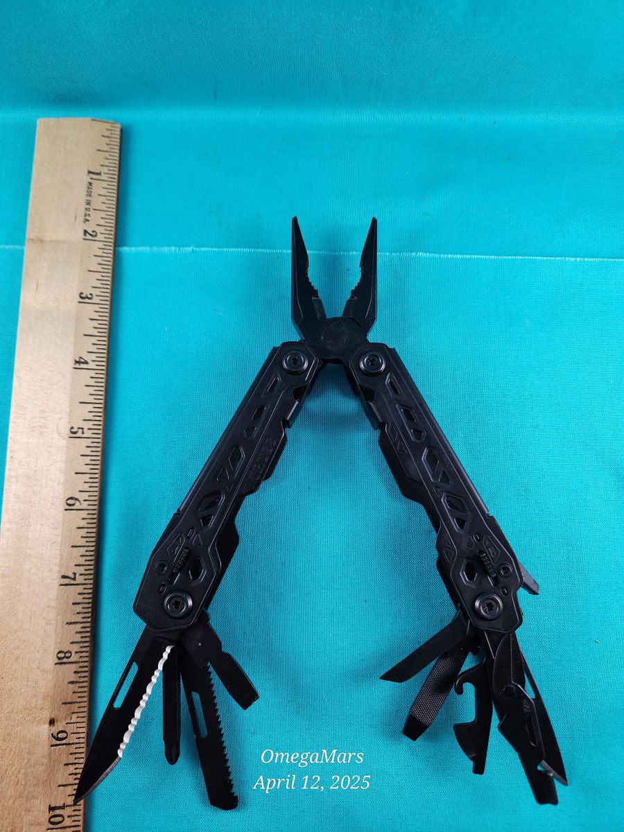 Gerber Truss Multitool plastic clip broken, rest look/feel brand new