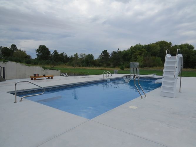Inground Pools - Pool Techs & Construction