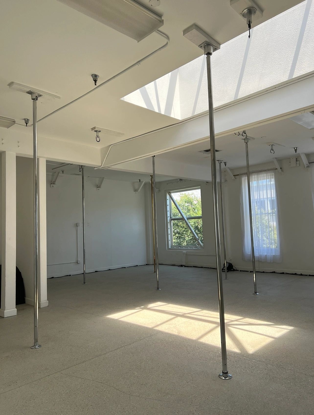 Beehive Pole Studio - Pole Classes - Pasadena, California