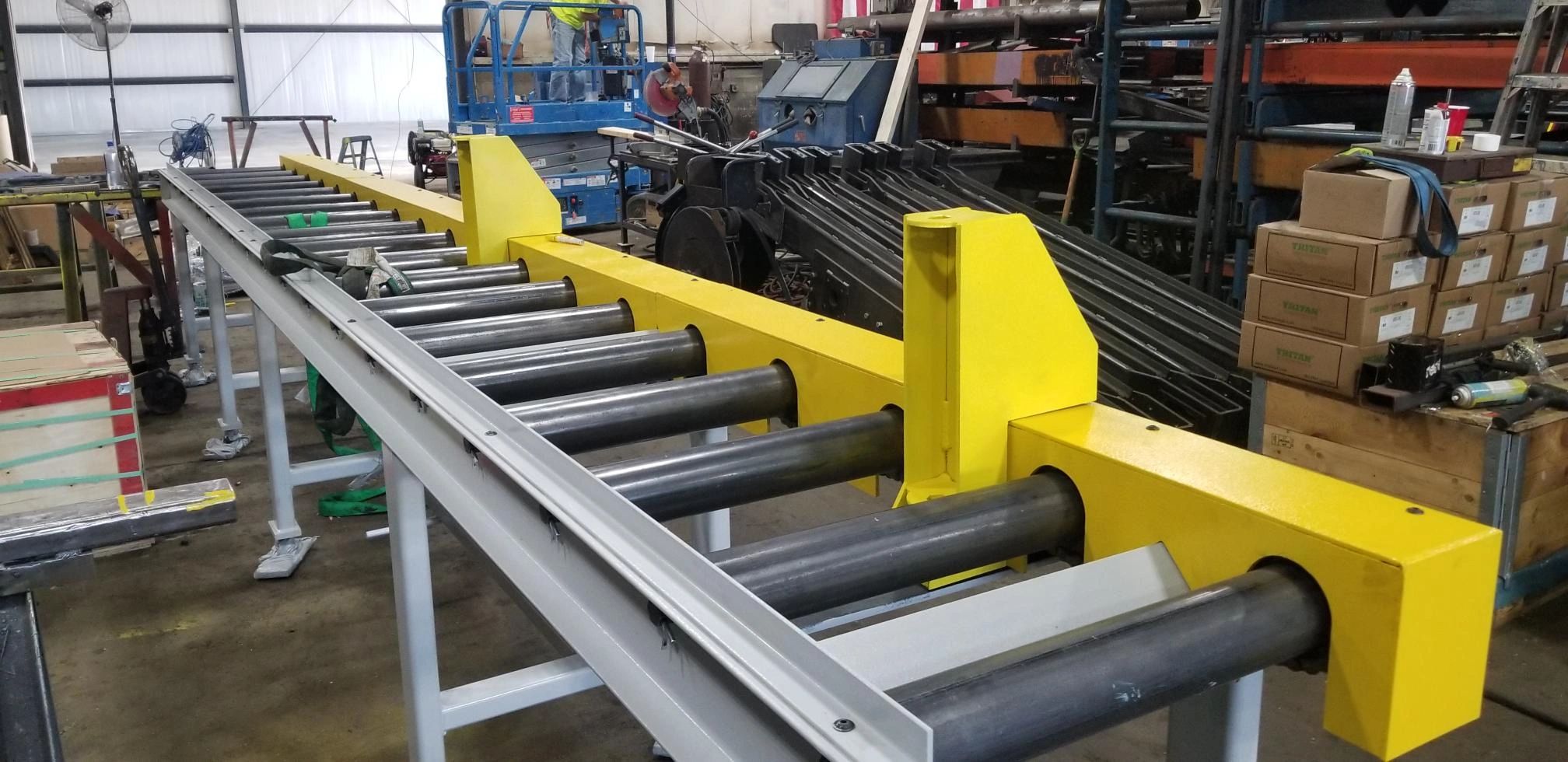 Table with vertical alignment rollers