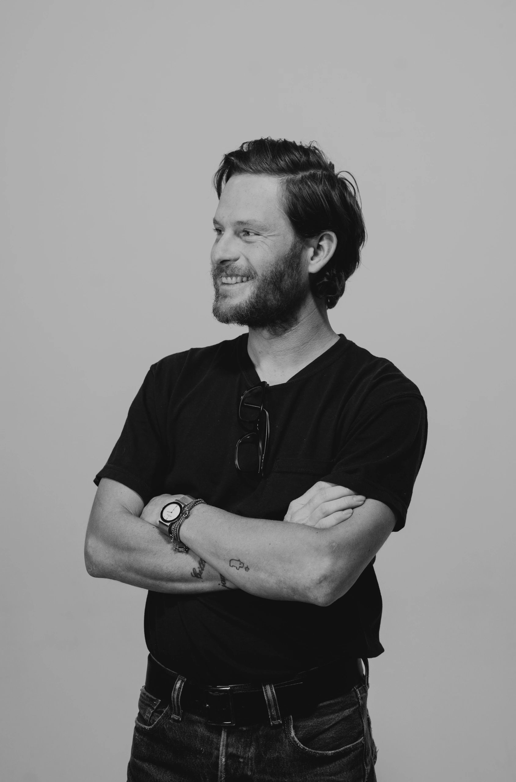 Casey Frazier Delivers a Soulful Reflection in “The Singer”