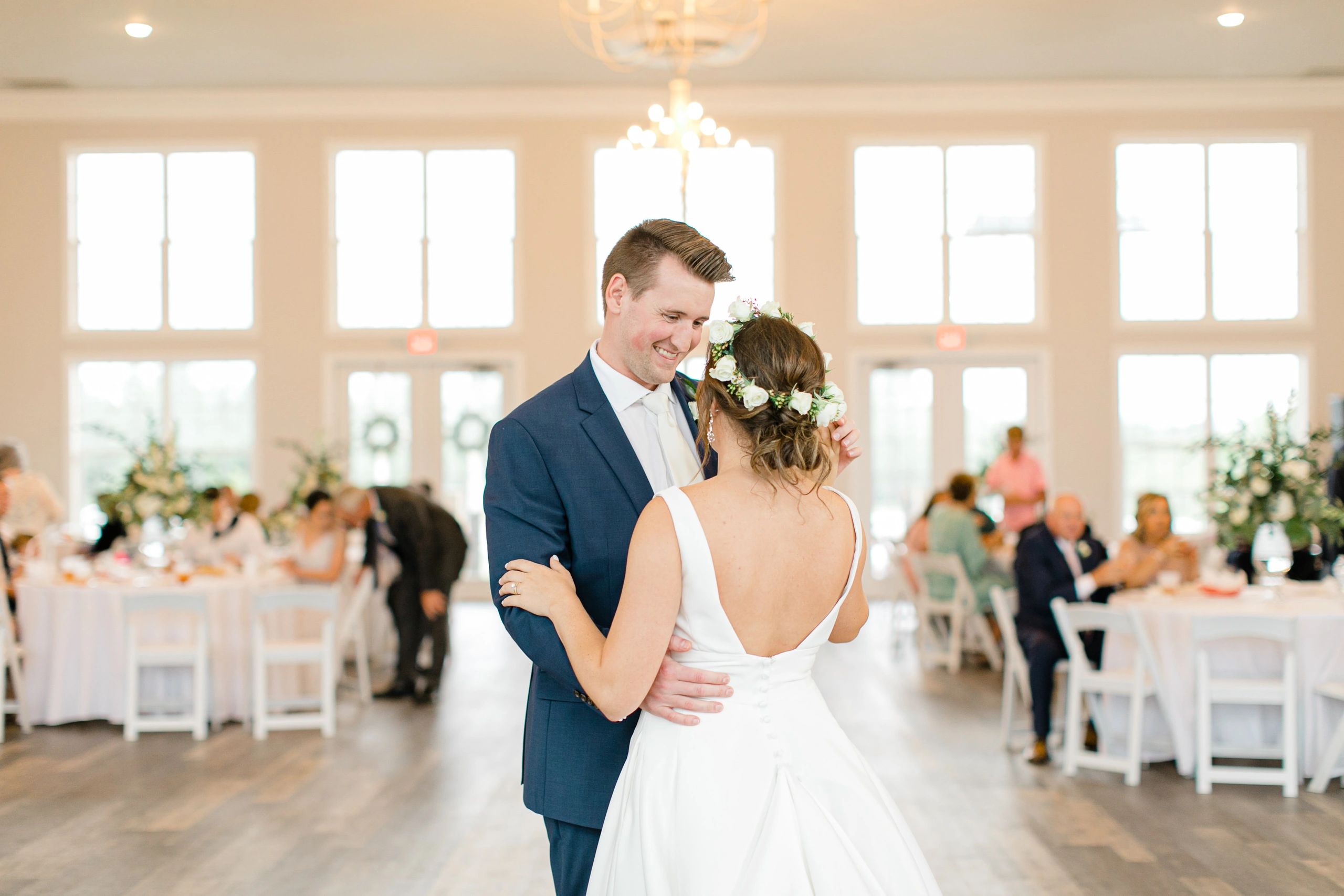 10 Questions to Ask When Touring Wedding Venues