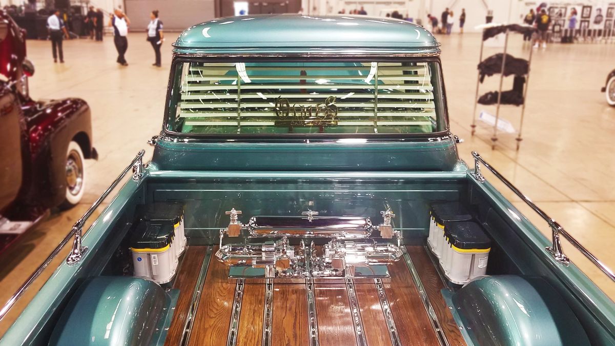 1955-1959 CHEVY / GMC TRUCK Rear Glass Venetian Blinds.