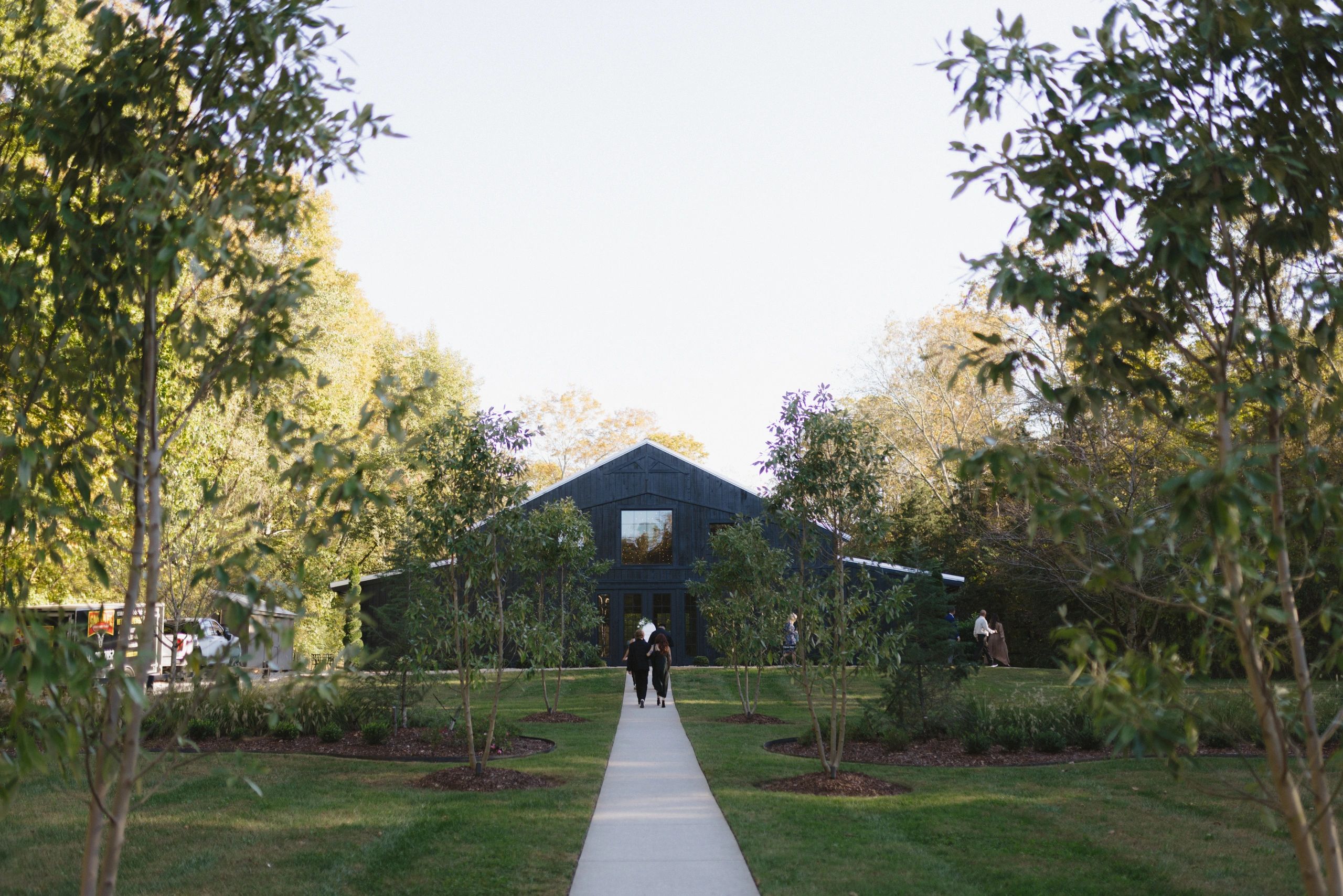 A Picture-Perfect Barn Wedding in the Tennessee Countryside
