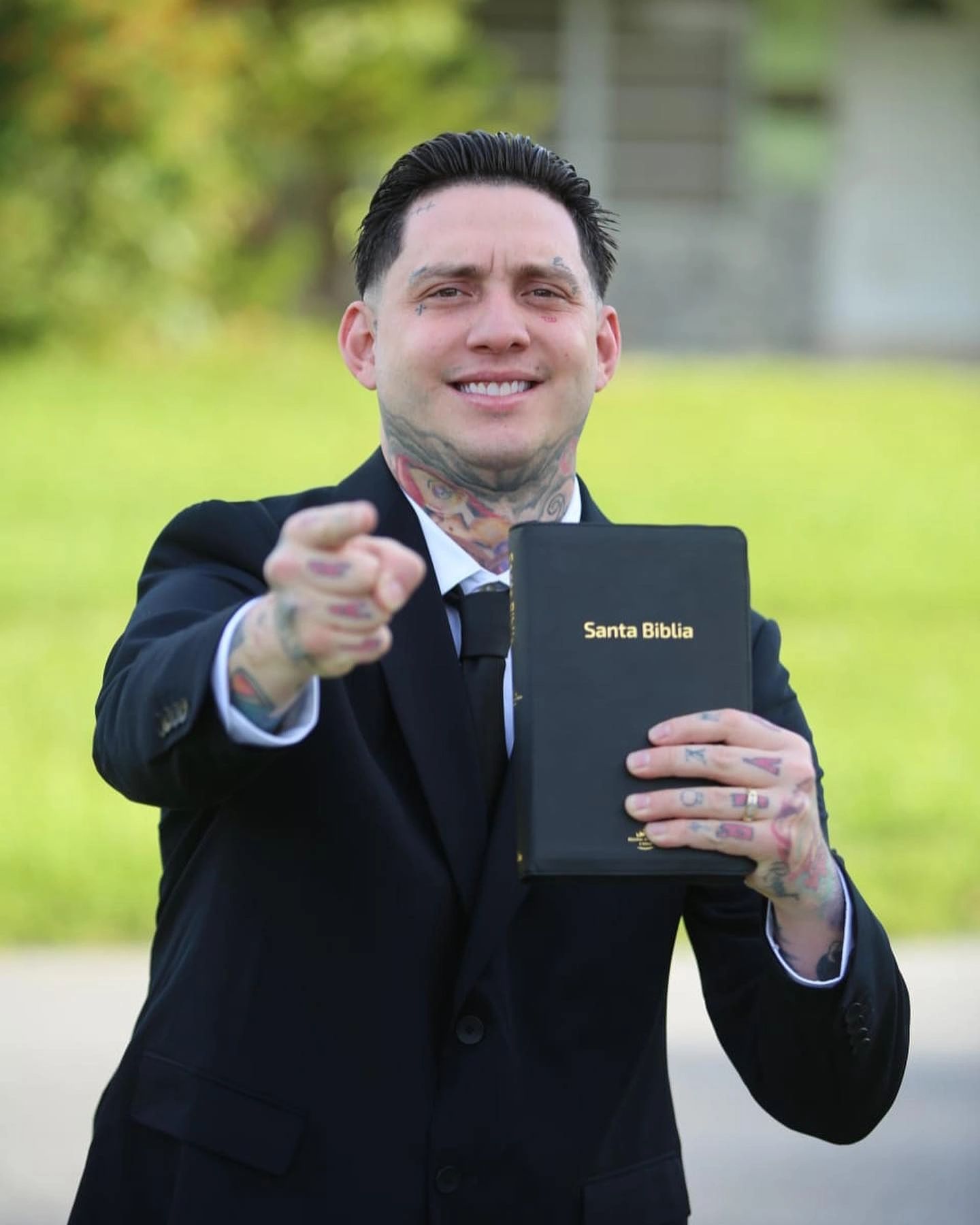 Artistas y figuras reaccionan a críticas de Lary Over Larry Over trap ...