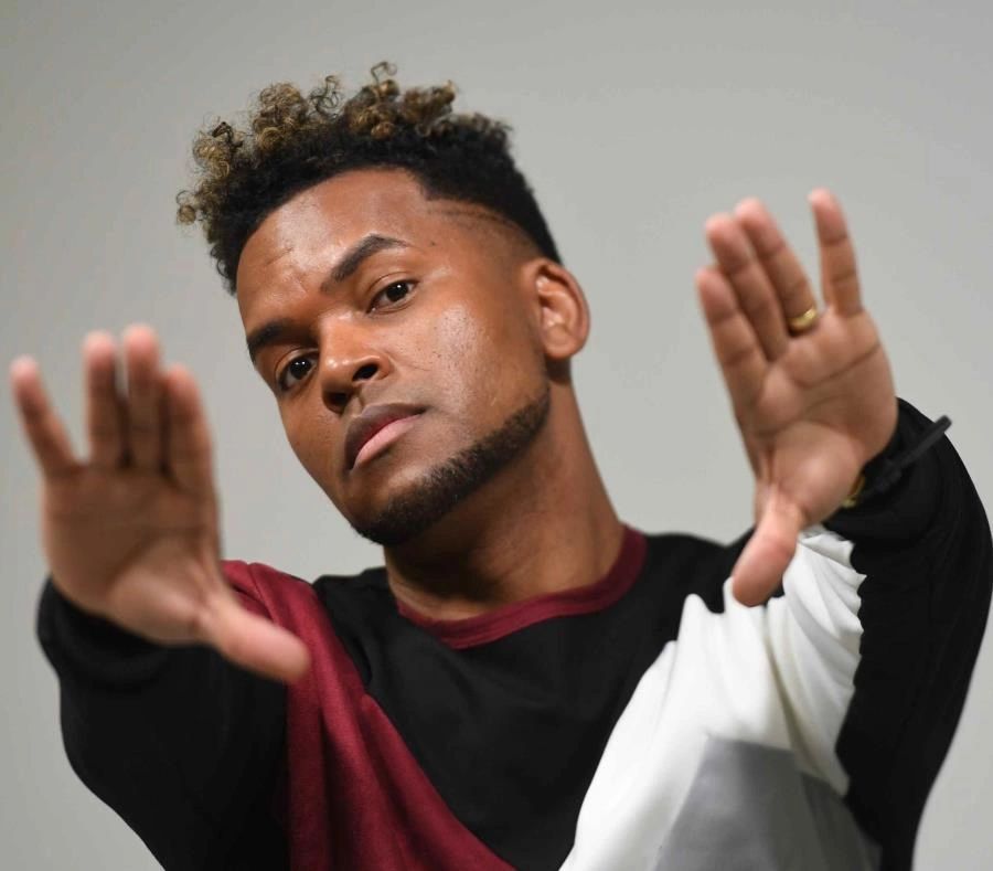 Redimi2 lanza libro digital “Arte, Influencia y Propósito”