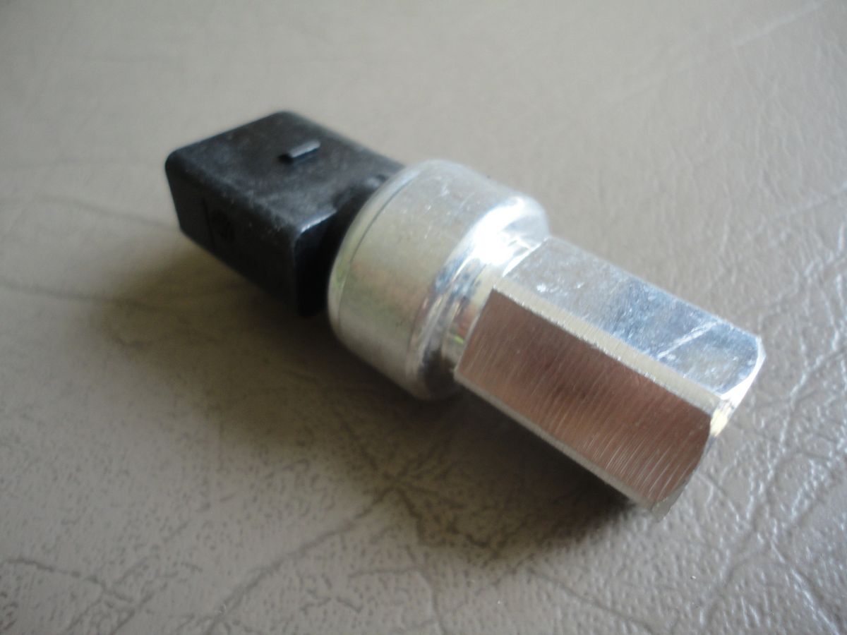 A/C HIGH PRESSURE SWITCH