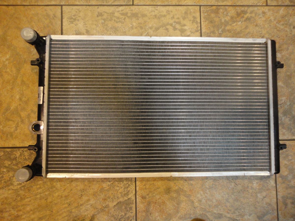 A4 GOLF JETTA RADIATOR 1J0 121 253 AD