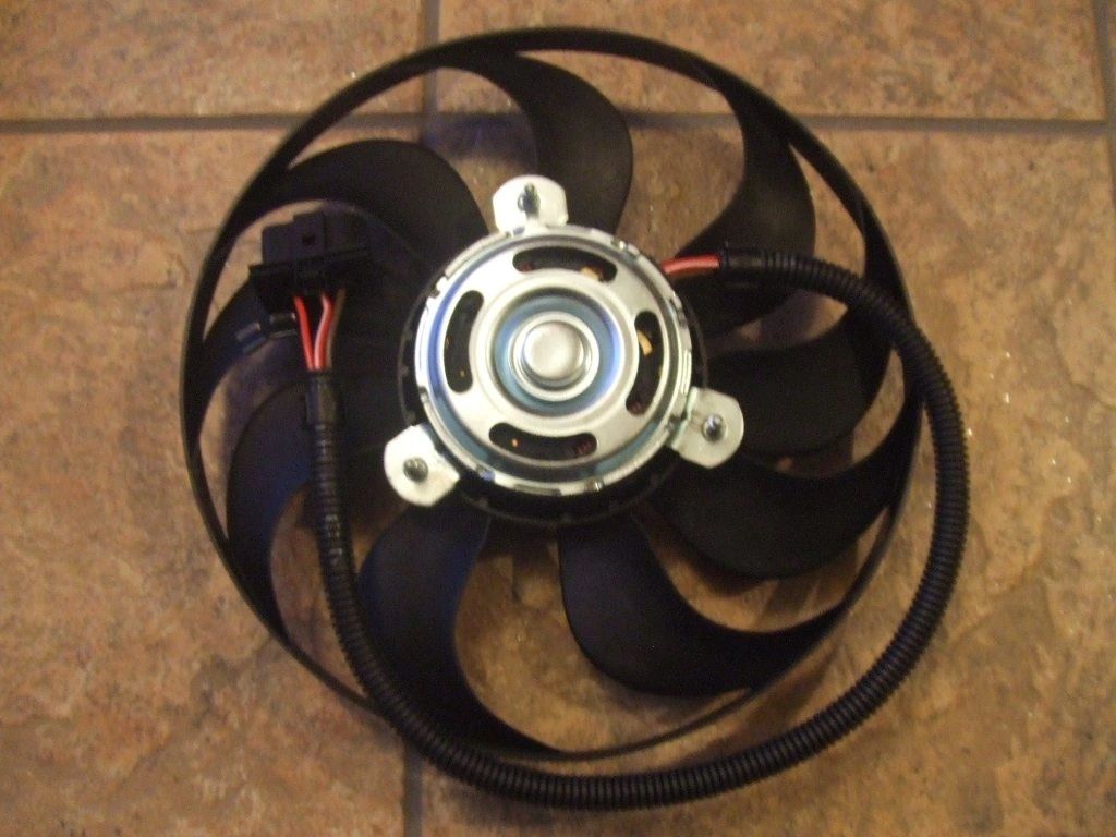 A4 GOLF JETTA NEW BEETLE PASSENGER SIDE COOLING FAN 1C0 959 455 C