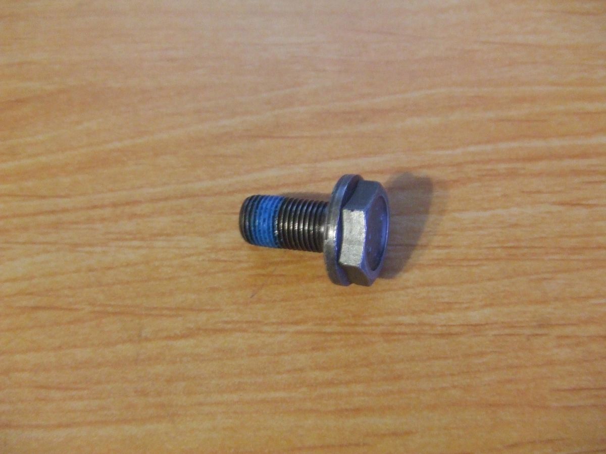 FLYWHEEL BOLT N 902 061 03