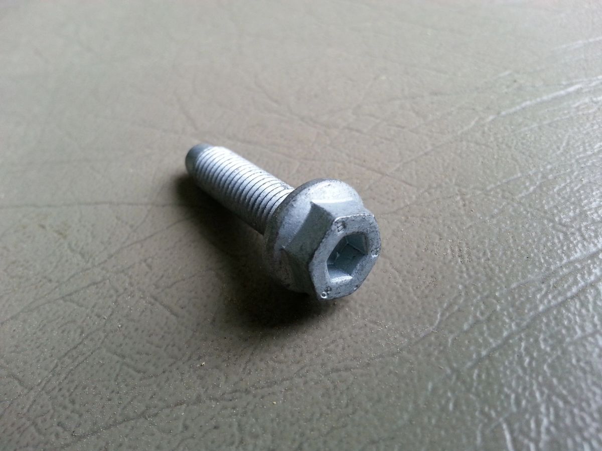 OIL PAN BOLT FOR ALUMINUM OIL PAN N 907 356 04